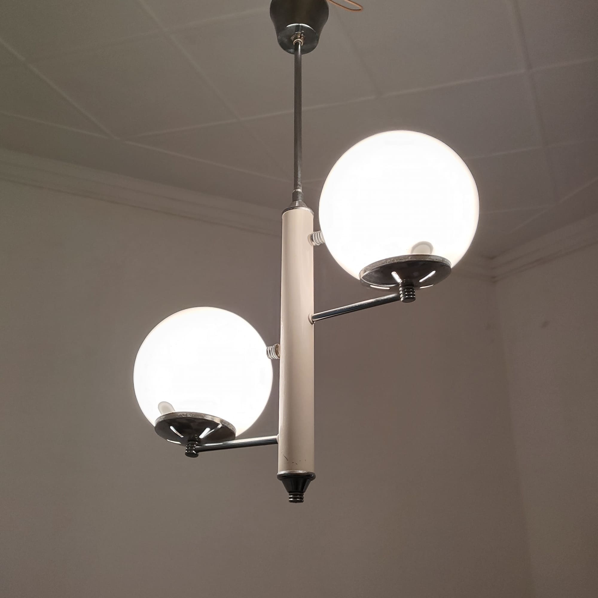 70s chandelier 2 lights with bowls in white opaline - Visioni d'Epoca