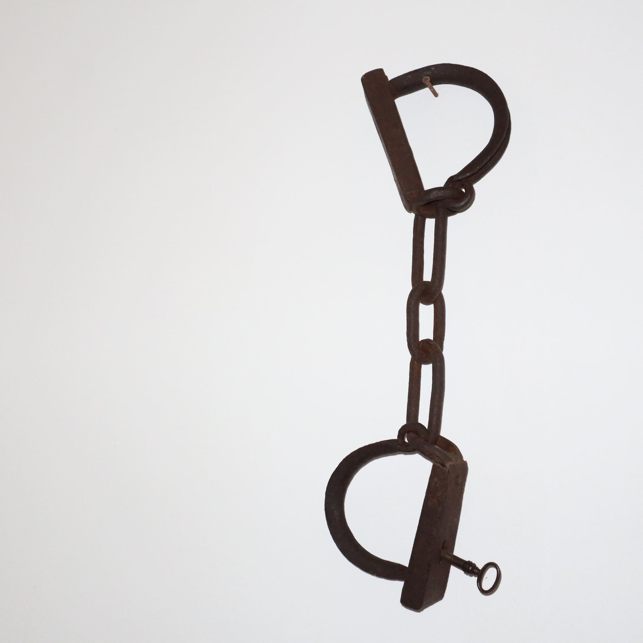 Hand forged handcuffs 800 southern prisons - Visioni d'Epoca