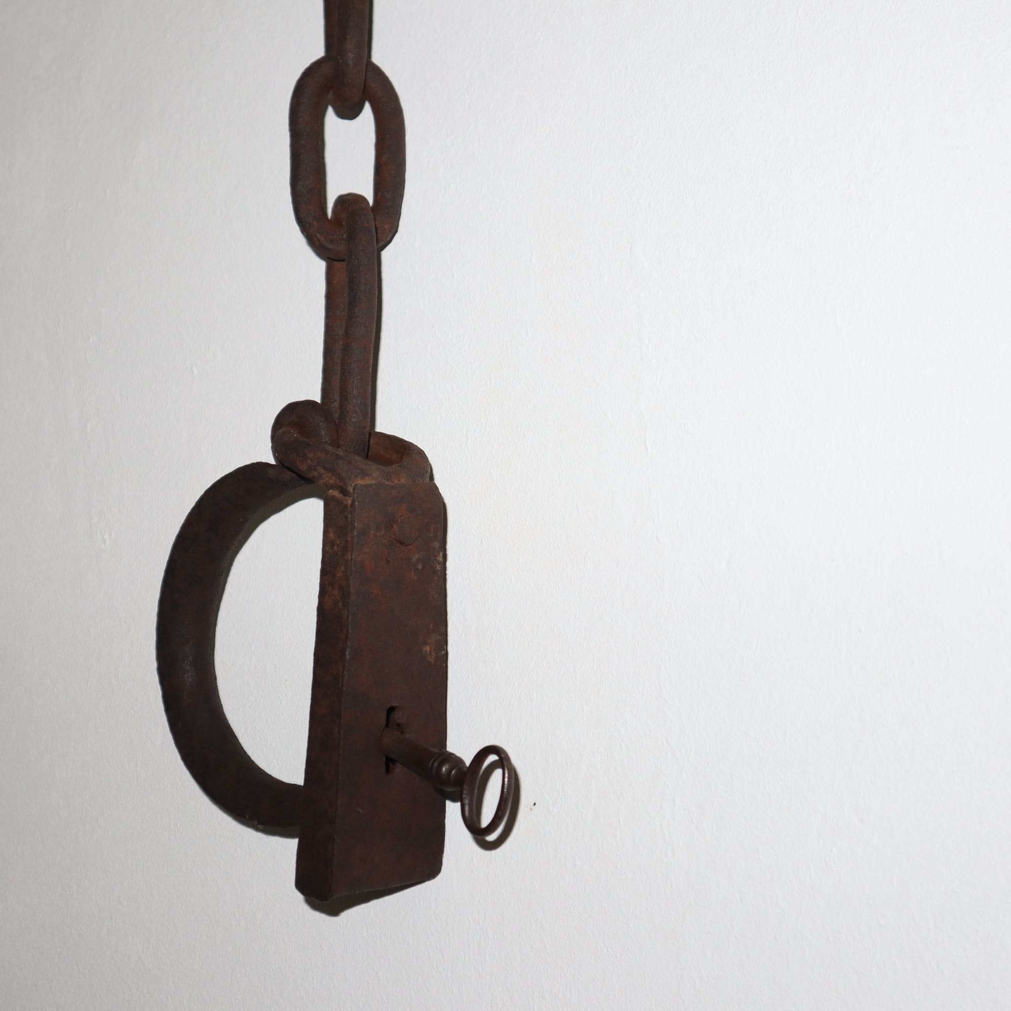 Hand forged handcuffs 800 southern prisons - Visioni d'Epoca