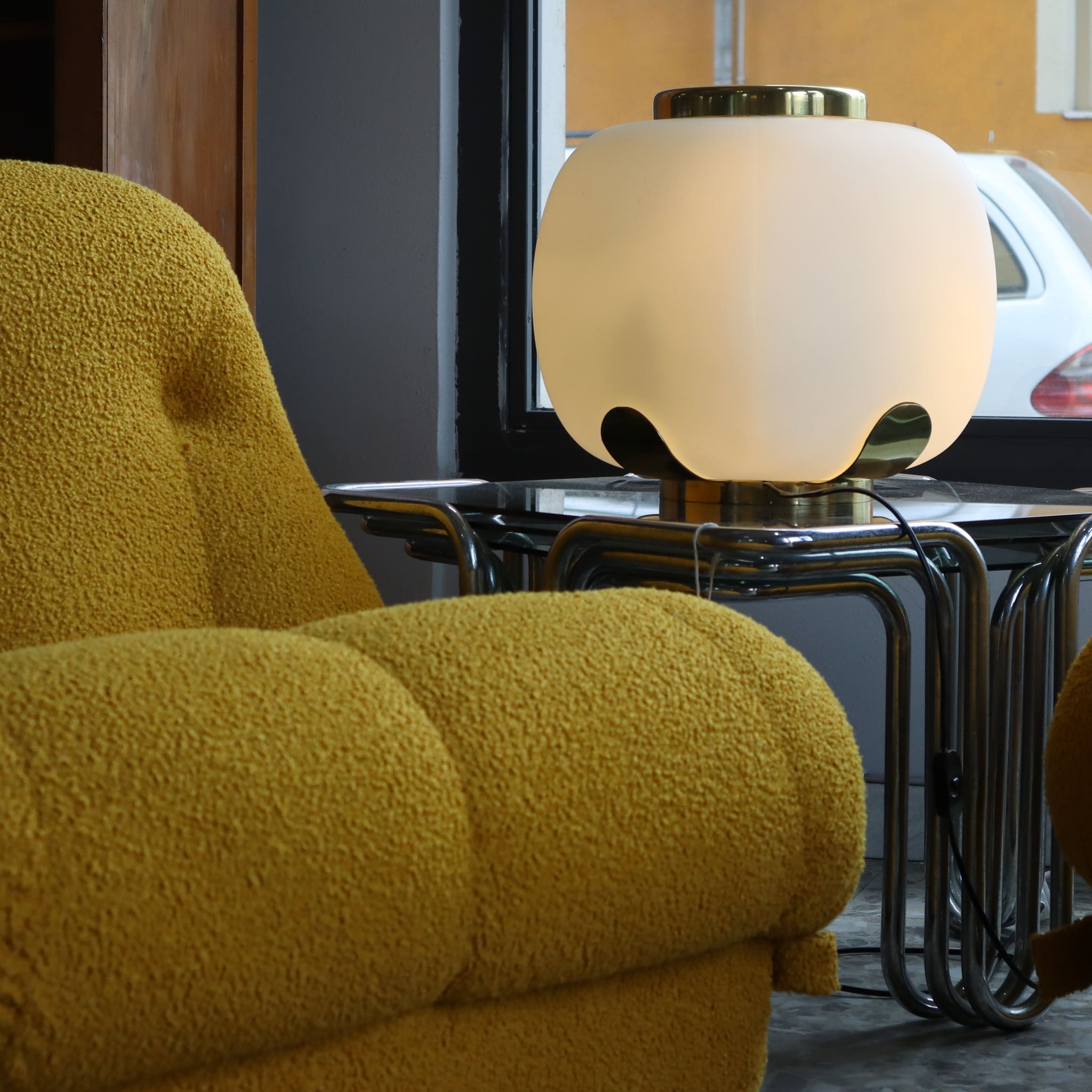 Opaline glass and brass table lamp by Alfredo Barbini for Enrico ...